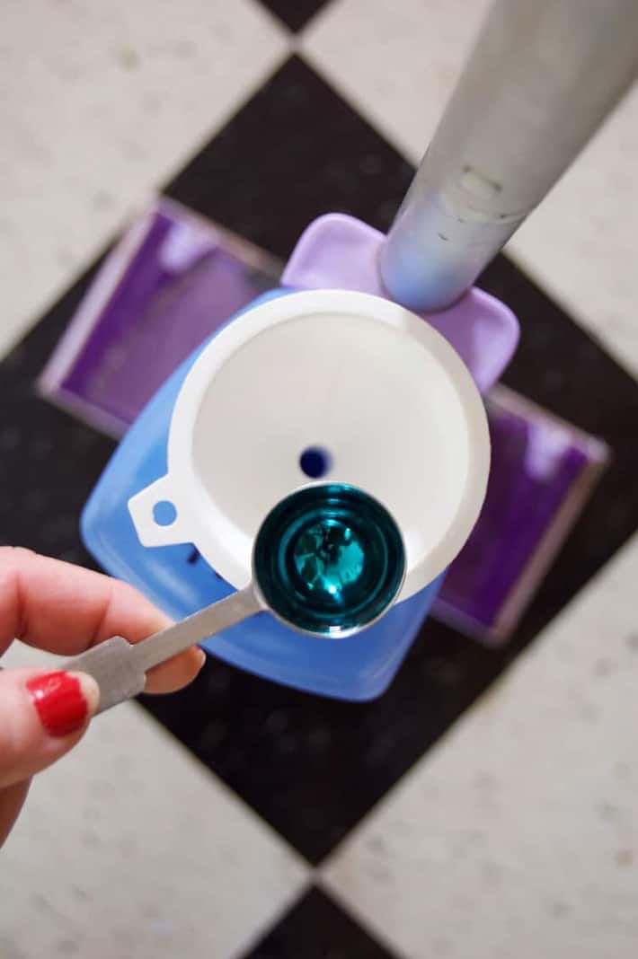 Finally! How to Refill a Swiffer Wet Jet Bottle. - The Art of Doing Stuff Finally! How to Refill a Swiffer Wet Jet Bottle. - The Art of Doing Stuff